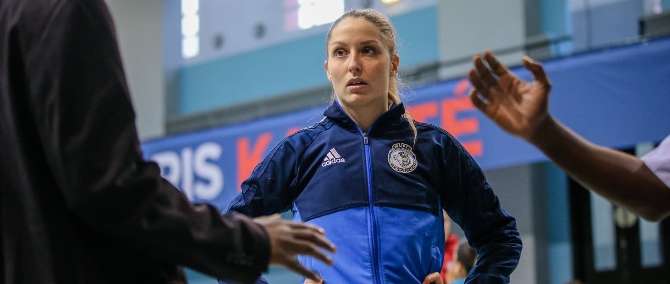 Laura Sivert, honorée – Fédération Française de Karaté